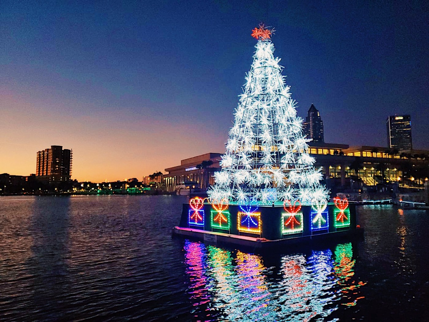 5 Super Fun Games To Play On A Party Boat | Staying Afloat Party Boat